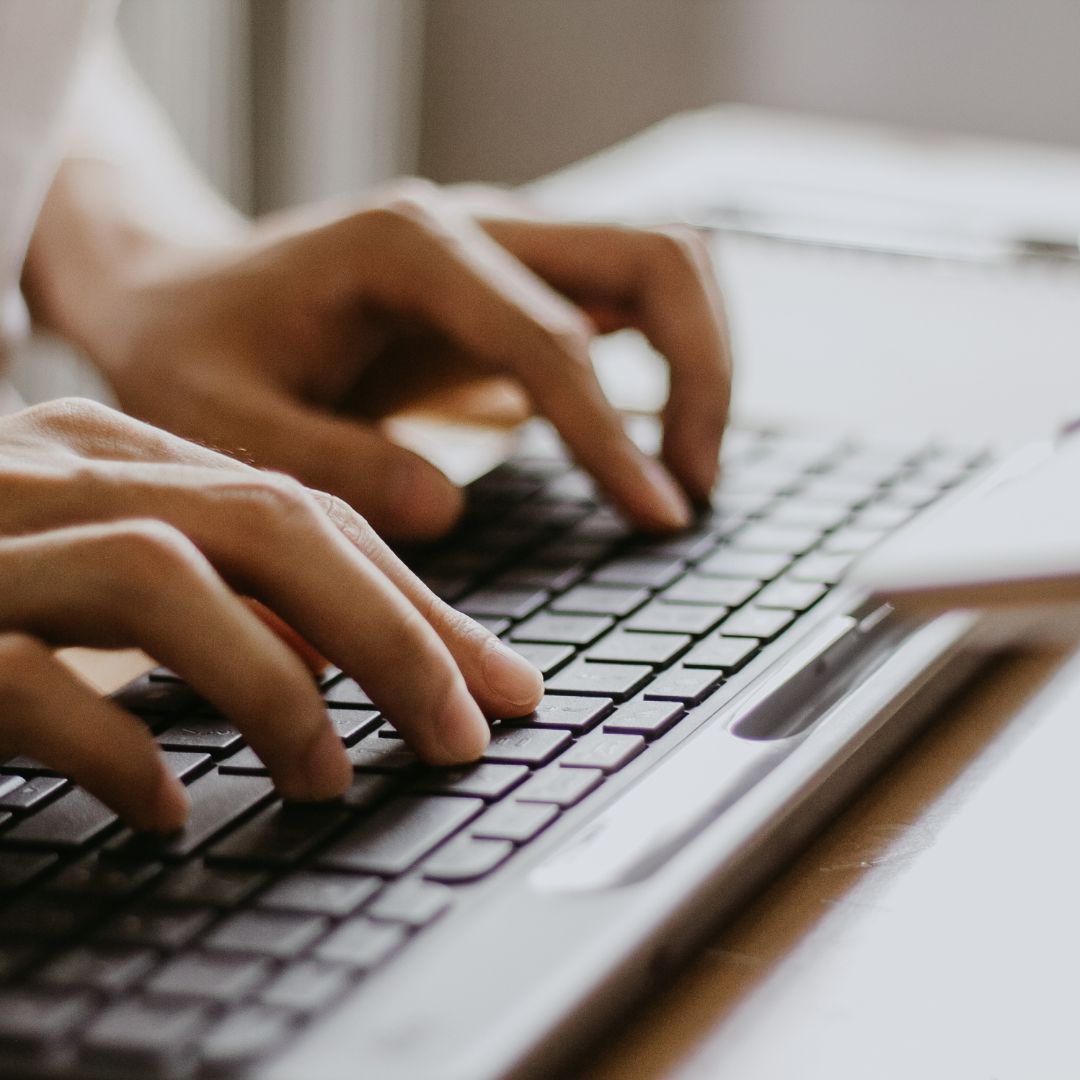 Auto-entreprenariat et MICI : le témoignage de Bastien - AFA